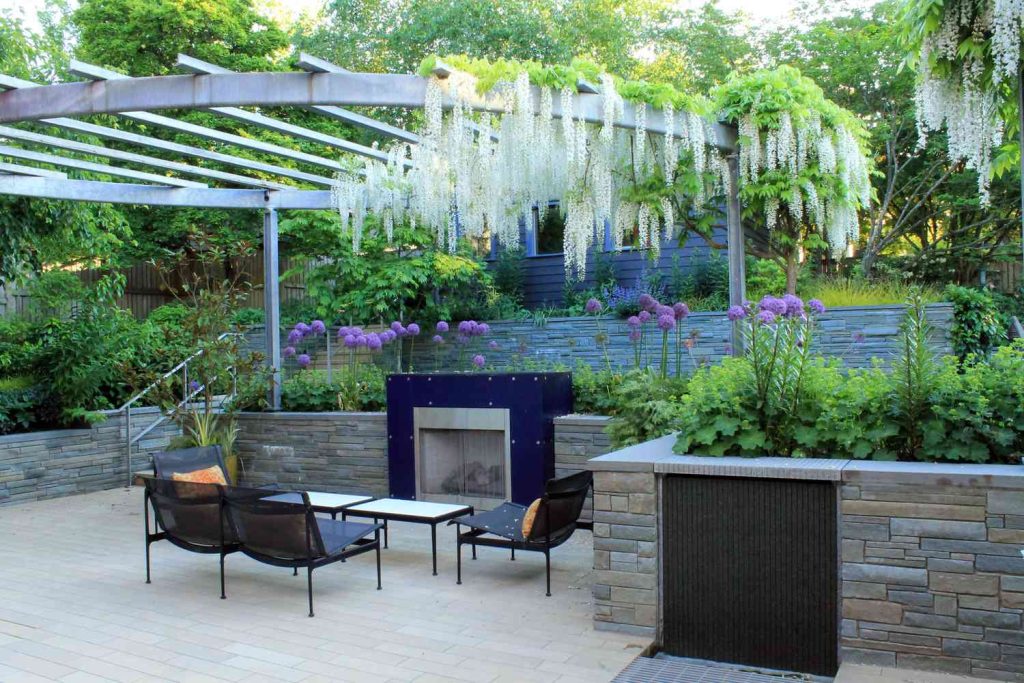 30 Inspiring Landscaping Ideas for Your Front and Backyard - Northern ...