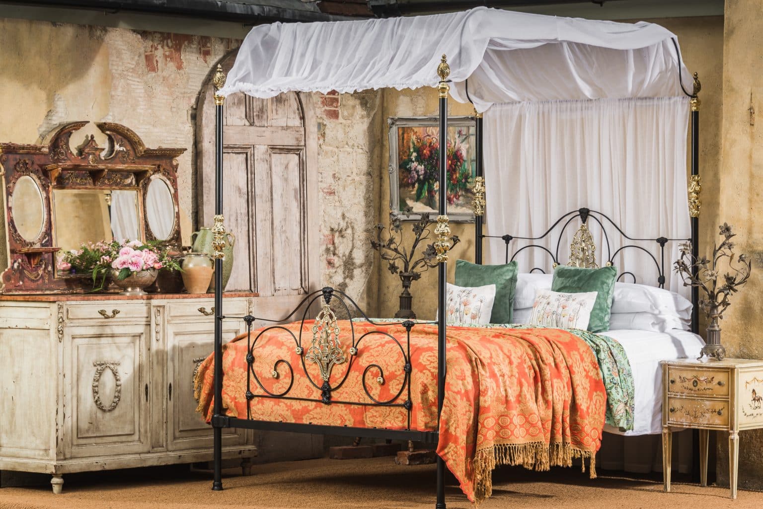 15 Elegant Four Poster Bed Frames to Transform Your Bedroom - Northern ...